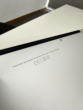 Srochniy sotiladi Macbook air zaryadi 4 yoki 5 saotga yetadi