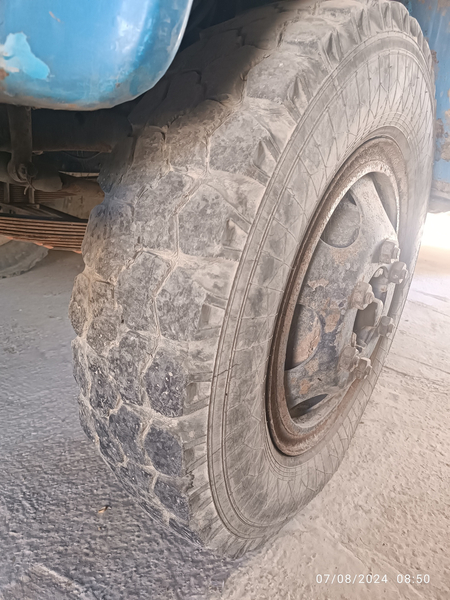 Gaz 53 sotiladi.