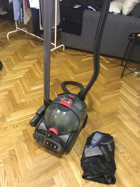 Продается моющий пылесос Bissel