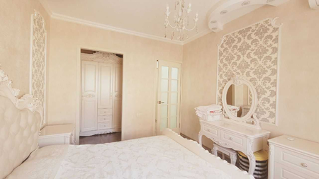 Cрочно продается квартира в Ташкенте ! Мирзо-Улугбек 3/3/4  (J3819)