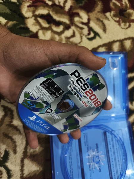 Ps4 pes2018 disk srochna sotiladi