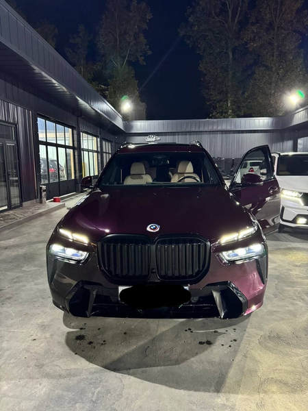 Bmw x7 40i новый