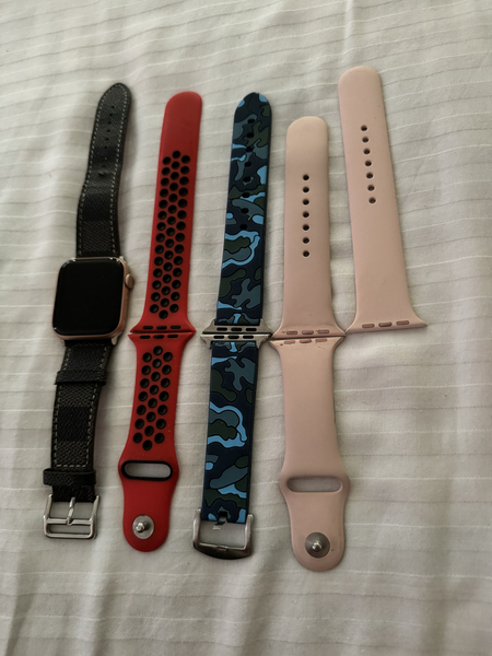 Срочно APPLE Watch SE 1 поколения (GPS)