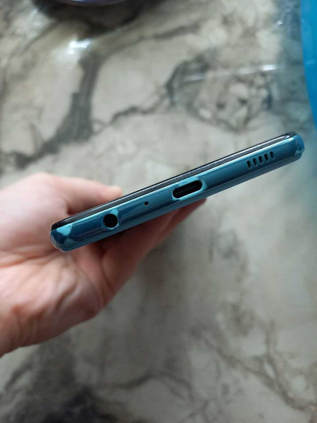 Samsung A72 sotiladi.