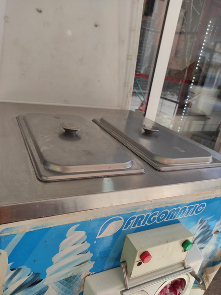 Frezer 380 marojni apparat sotiladi