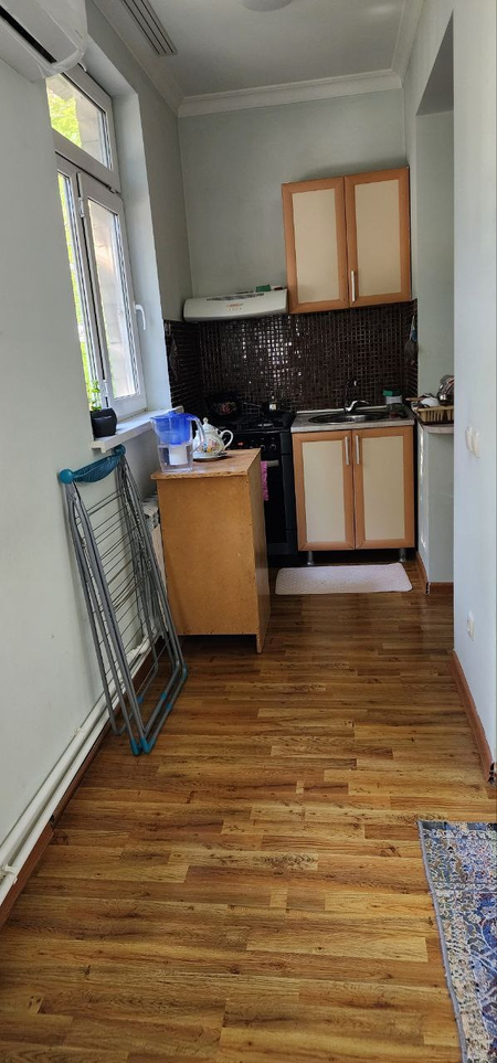 Срочно продам кв на юнус абаде 13кв Ахмад дониш 3/2/4.
