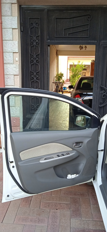 Продам Toyota Yaris 2008 года 1.5 пр 122.000т