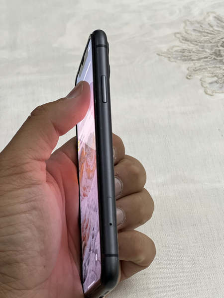 Iphone phone 11 64 gb sotiladi