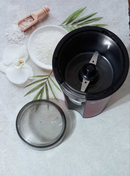 Продам кофемолку Vitek