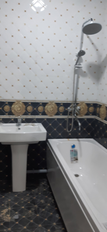 Квартира сатылады 2 ком 5этаж 77 кв метр досназаров кошеси