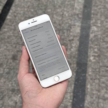 iPhone 8 64GB идеал