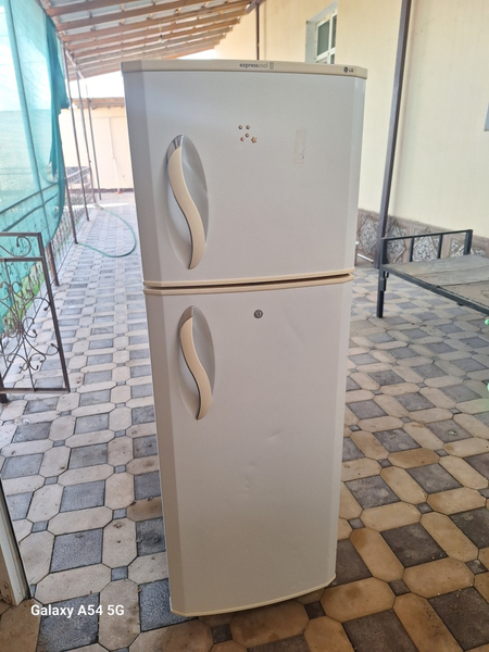 Холодильник LG сатылады