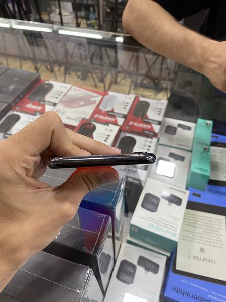 IPhone Xs max сотилвотти нархи зор