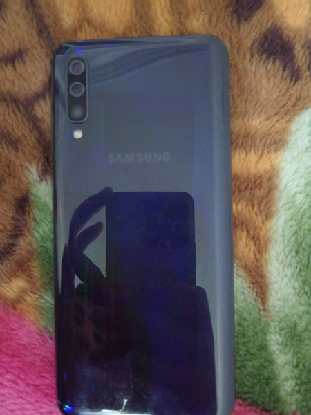 Samsung a50 sotiladi