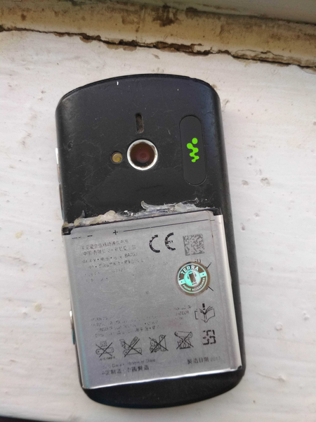 продается смартфон Samsung galaxy, Sony Ericson. Nokia