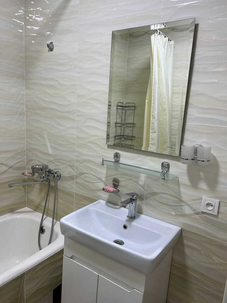 Госпитальный Капитал Банк 3-комнатная 5/9 75 м² евроремонт меб/тех