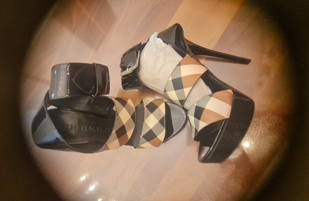 Босоножки Burberry. Оригинал.