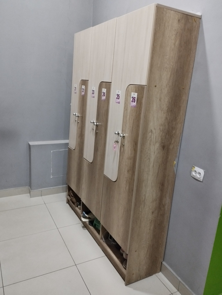 Продам шкафчики. В идеальном состоянии. Подойдут для садика, спортзала