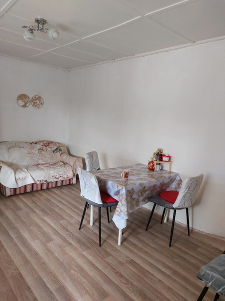 Нуравшан тойтепа центр дом 5 сот, 195 кв.м 4 ком,кухня,столовая,прихож