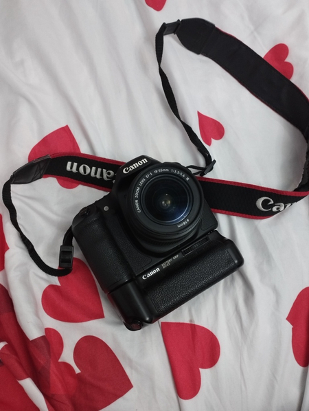 Canon 50D sotiladi polniy komplekt