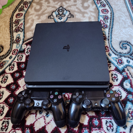 Playstation 4 slim