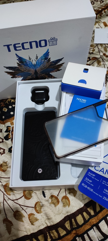 Tecno camon 20 PRO. 8/256  AMOLED