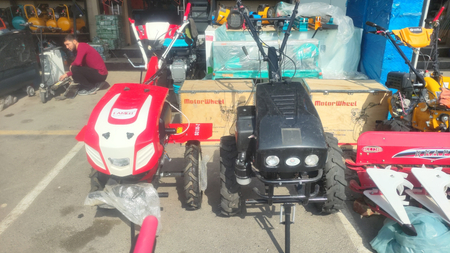 Mini traktor .(kultvator