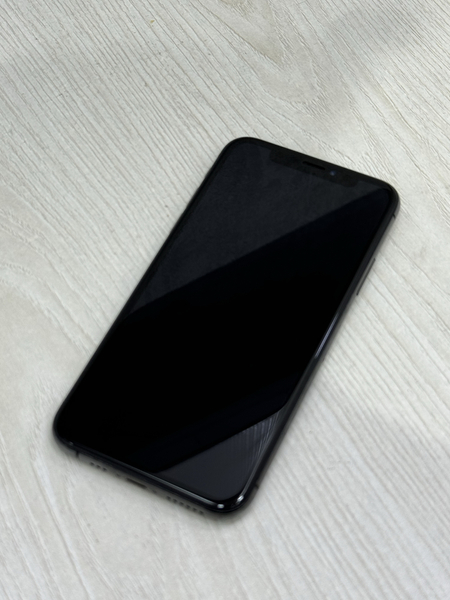 Iphone xs 64gb srochna sotiladi