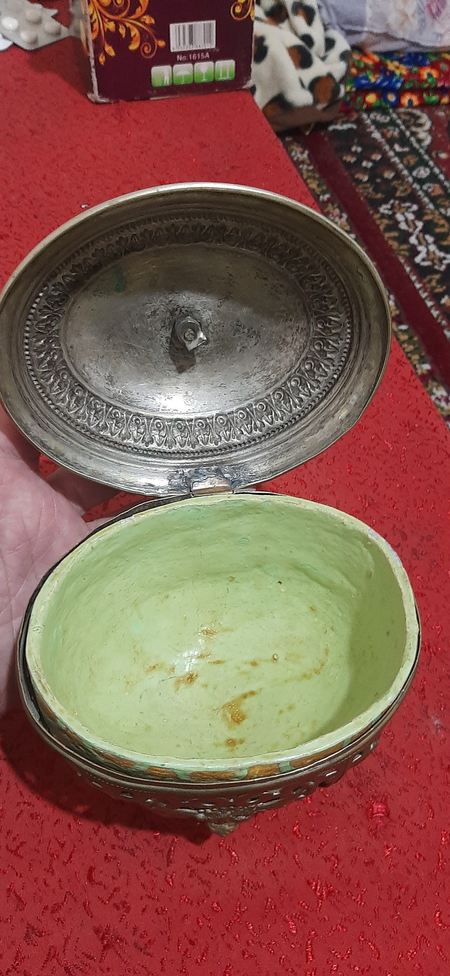 Срочно продам шкатулку 18 века антиквариат есть климо прба.