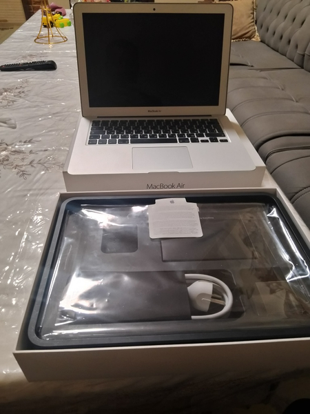 Mac book Air core i5. 14. Holati yangide ideal, 3-4marta iwlangan