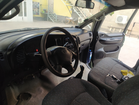 Продается Hyundai starix. Машина на уверенном ходу.