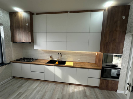 Срочно продам дом 2 сотки 190м2