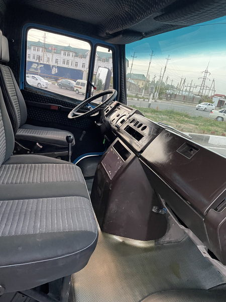 Mercedes Gigant 811D Sotiladi