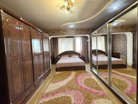 СРОЧНО! Продается 3 ком квартира 120 м2 банковский дом улица Нукус