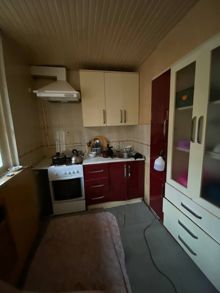Chilonzor 23 kvartalda 3 xona 400$ oila yoki Ishlaydigan bollaga