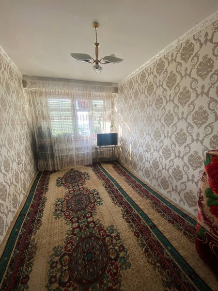 Срочно продам квартиру в Яшнабатский район метро рядом