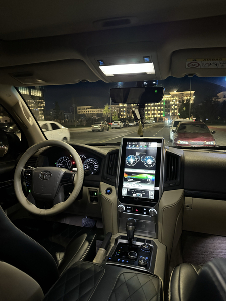 Toyota Land Cruiser 200