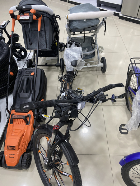 Bollar uchung McLaren moshinasi Hamyonbob