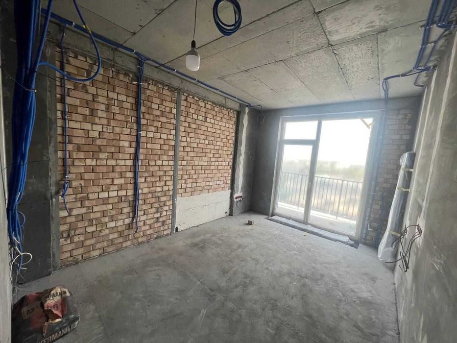 Продается квартира в новостройки 4/5/6 на  Юнусабадском районе (J3006)