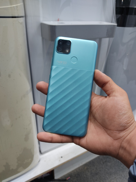 Realme narzo 30A 2022yil