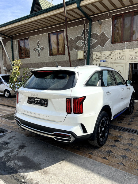 KIA SORENTO moshina yangi