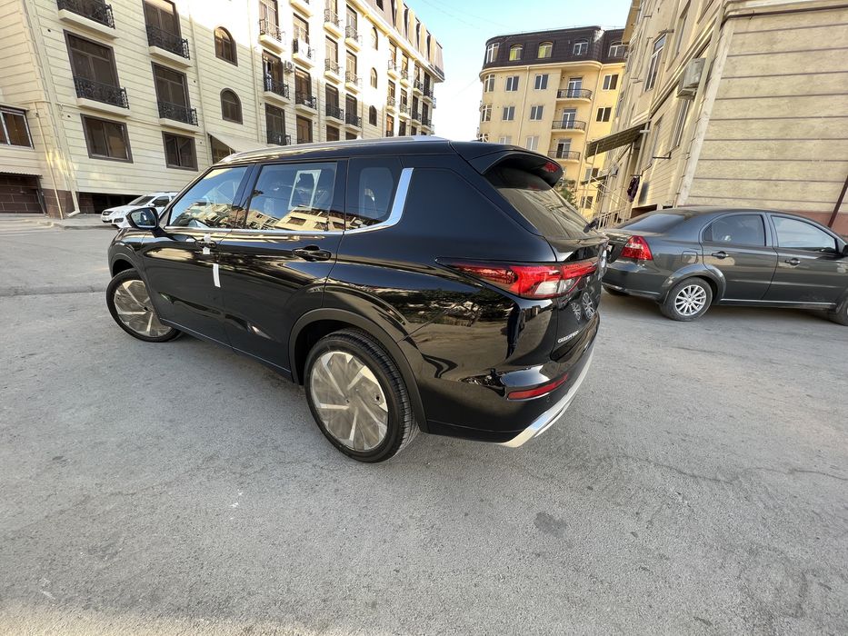 Mitsubishi Noviy Polniy full god 2023