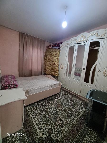 Тезда 2хонали 1-этажда жойлашган квартира сотаман. 65м². Шарк бозорча
