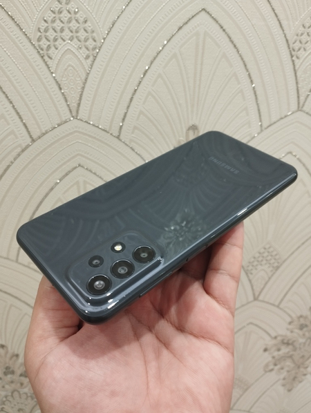 Samsung A23 Ideal holatda 4/64gb