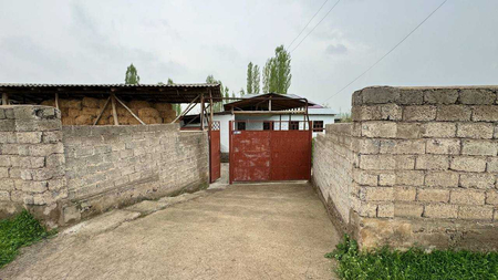 Бўстонлиқда 20 сотокли ҳовли сотилади