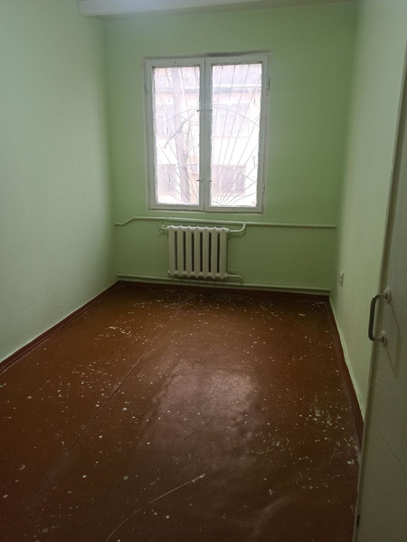 Чиланзар 25 1/2/4, бывшее общежитие, 24м2 санузел внутри