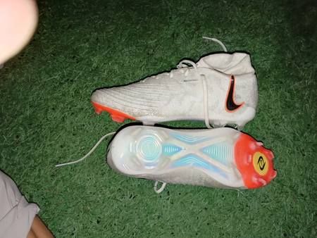 Nike phantom luna