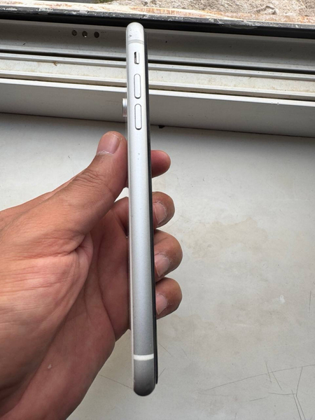 iPhone XR 64 white