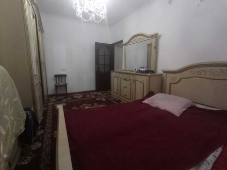 Продается 3-х комнатная квартира на Юнусабаде 4/4 ул Чинобод (J872)