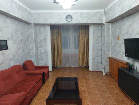 Продаётся 1в2 комнатная. Ц-7, ЦУМ, Космонавт